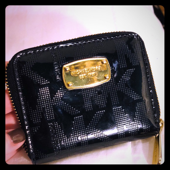 Michael Kors | Bags | Mk Small Zip Wallet | Poshmark